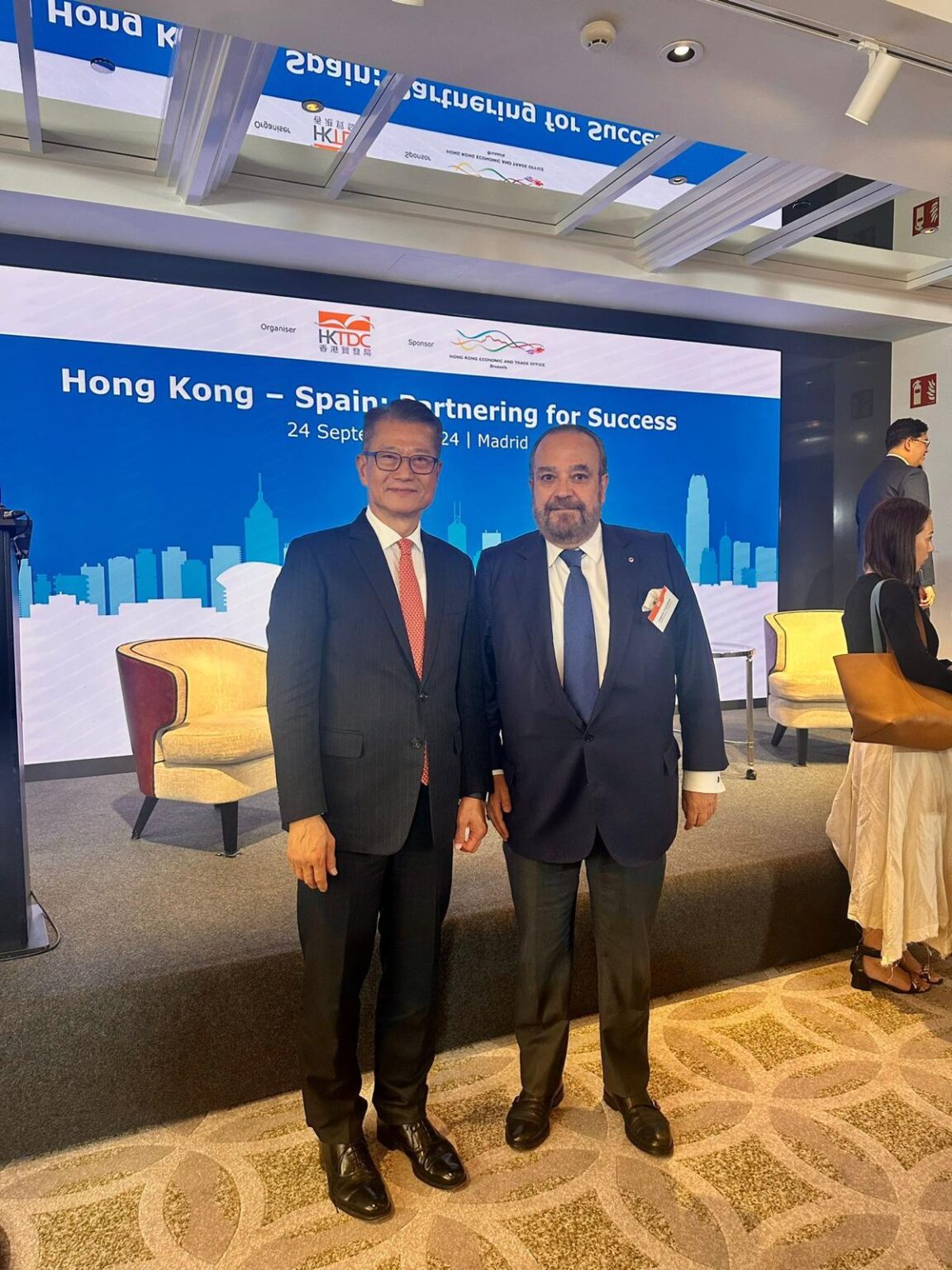 El vicepresidente de ACCEDER, Augusto de Castañeda, acude a la ...